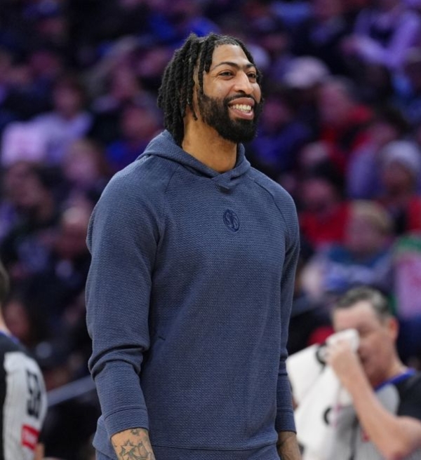Anthony Davis já tem data para estrear pelo Dallas Mavericks