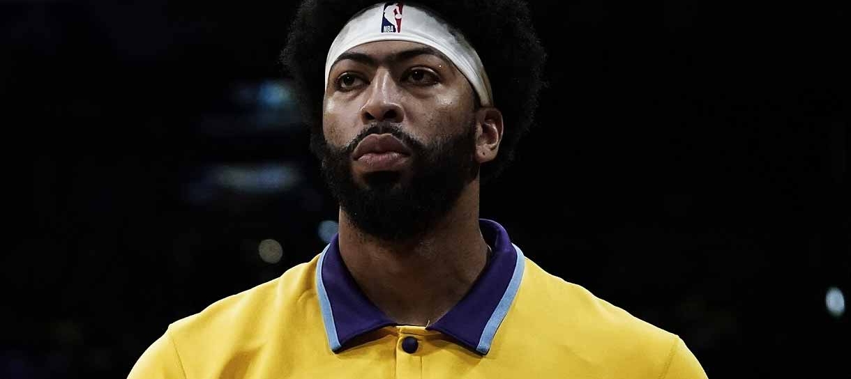NBA: Após polêmica, Darvin Ham sai em defesa de Anthony Davis