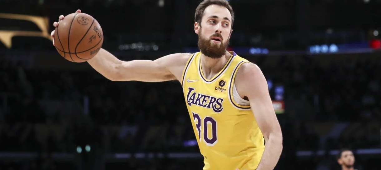 NBA: Lakers dispensa três jogadores rumo ao início da temporada