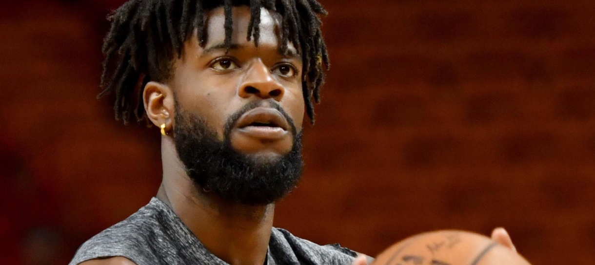 Lakers adquire Reggie Bullock em troca
