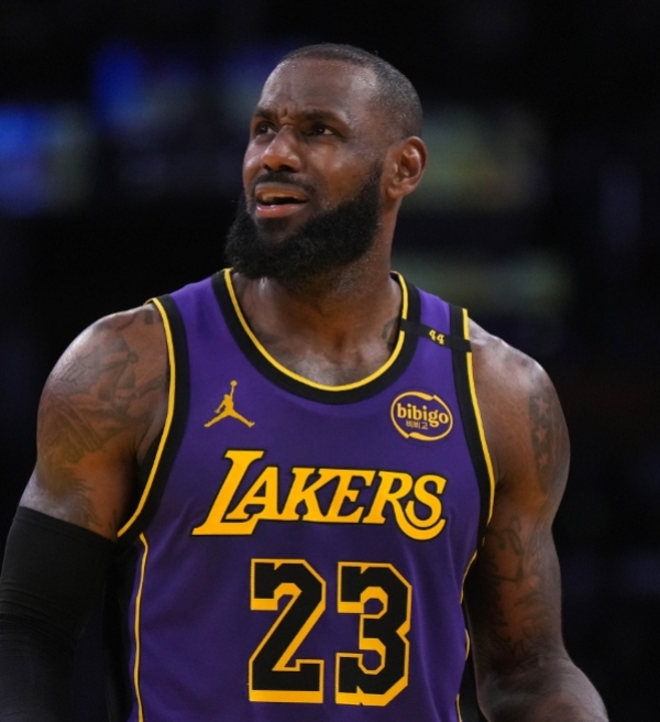 LeBron James faz duras críticas ao estilo de jogo de hoje na NBA