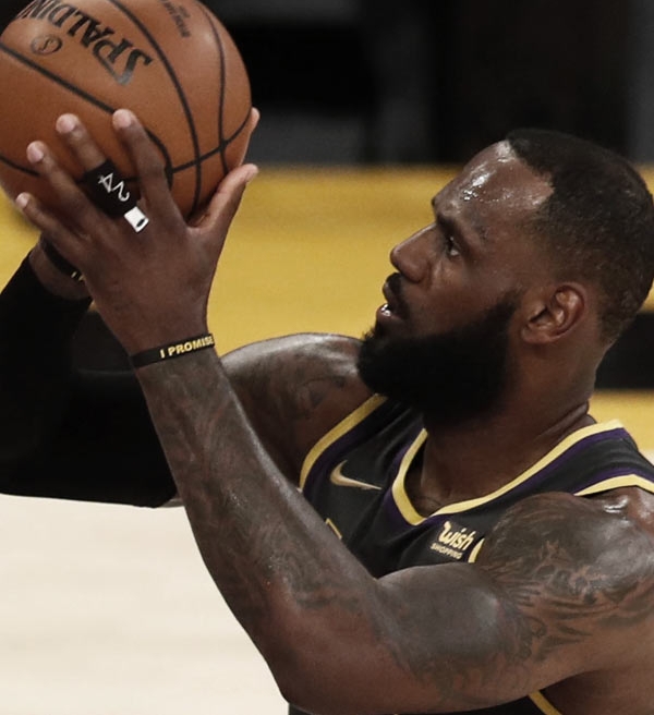 NBA: LeBron James posta vídeo anunciando breve retorno