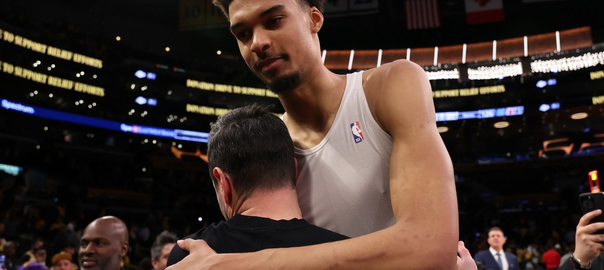 NBA: Victor Wembanyama e Chris Paul surpreendem filhos de JJ Redick